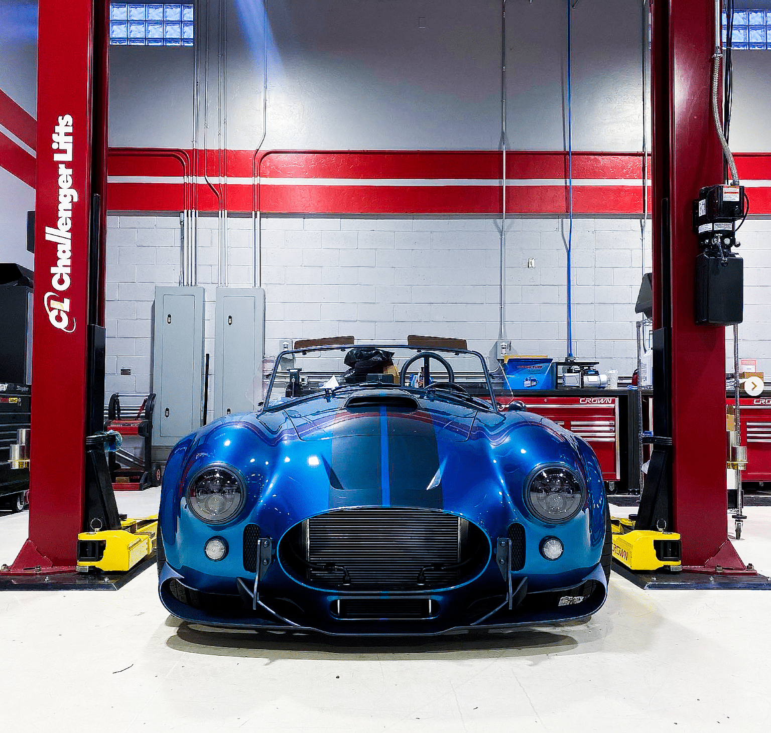 CL10 Superformance - Challenger Lifts