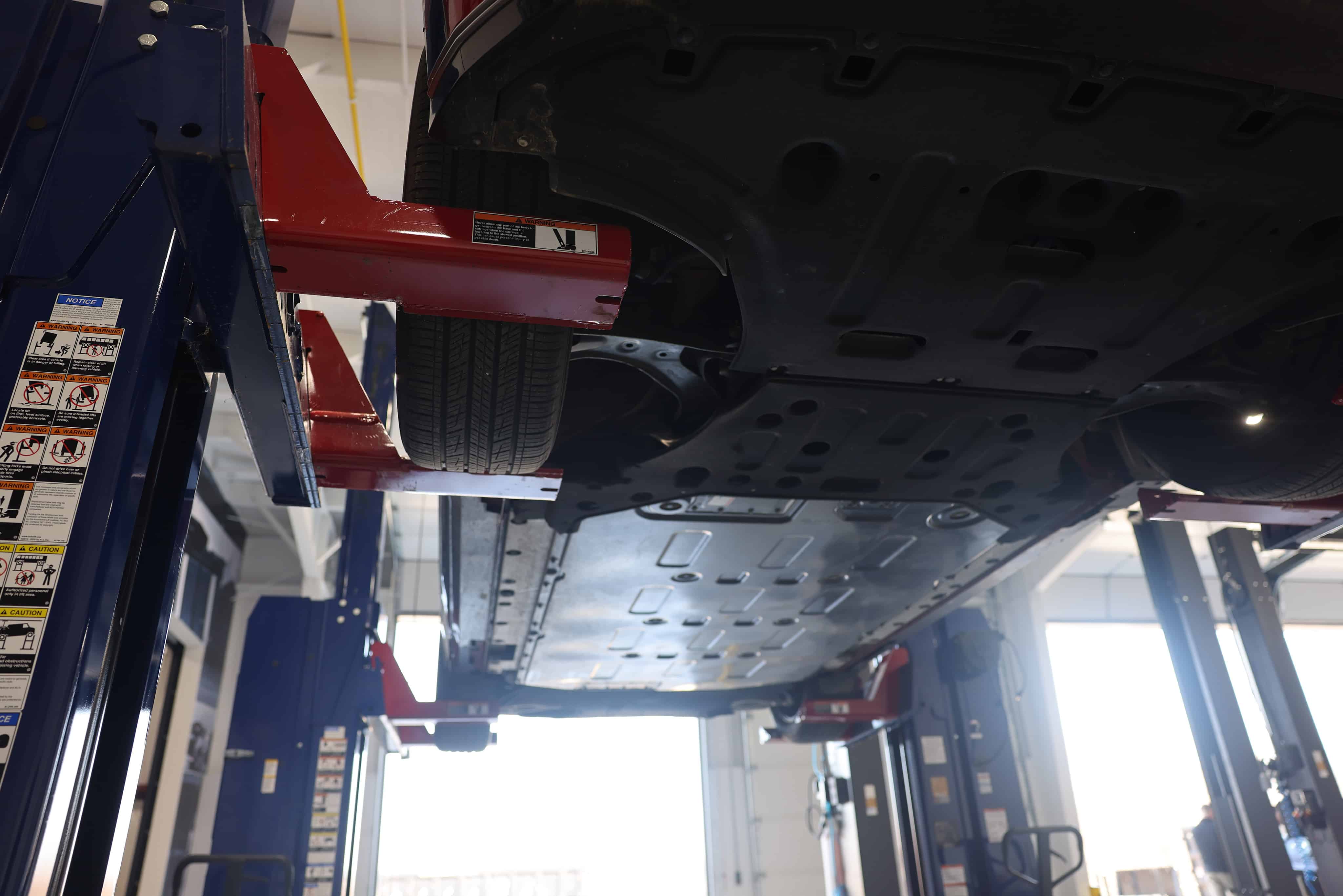 14K & 19K Heavy-Duty Mobile Column Truck Lift | Challenger Lifts